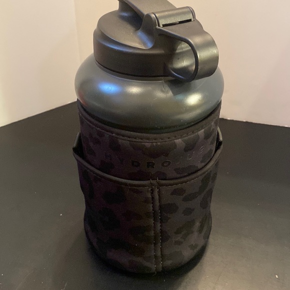 Hyrdo jug | Dining | Hydro Jug Water Jug With Blackgray Camo Pocketed ...